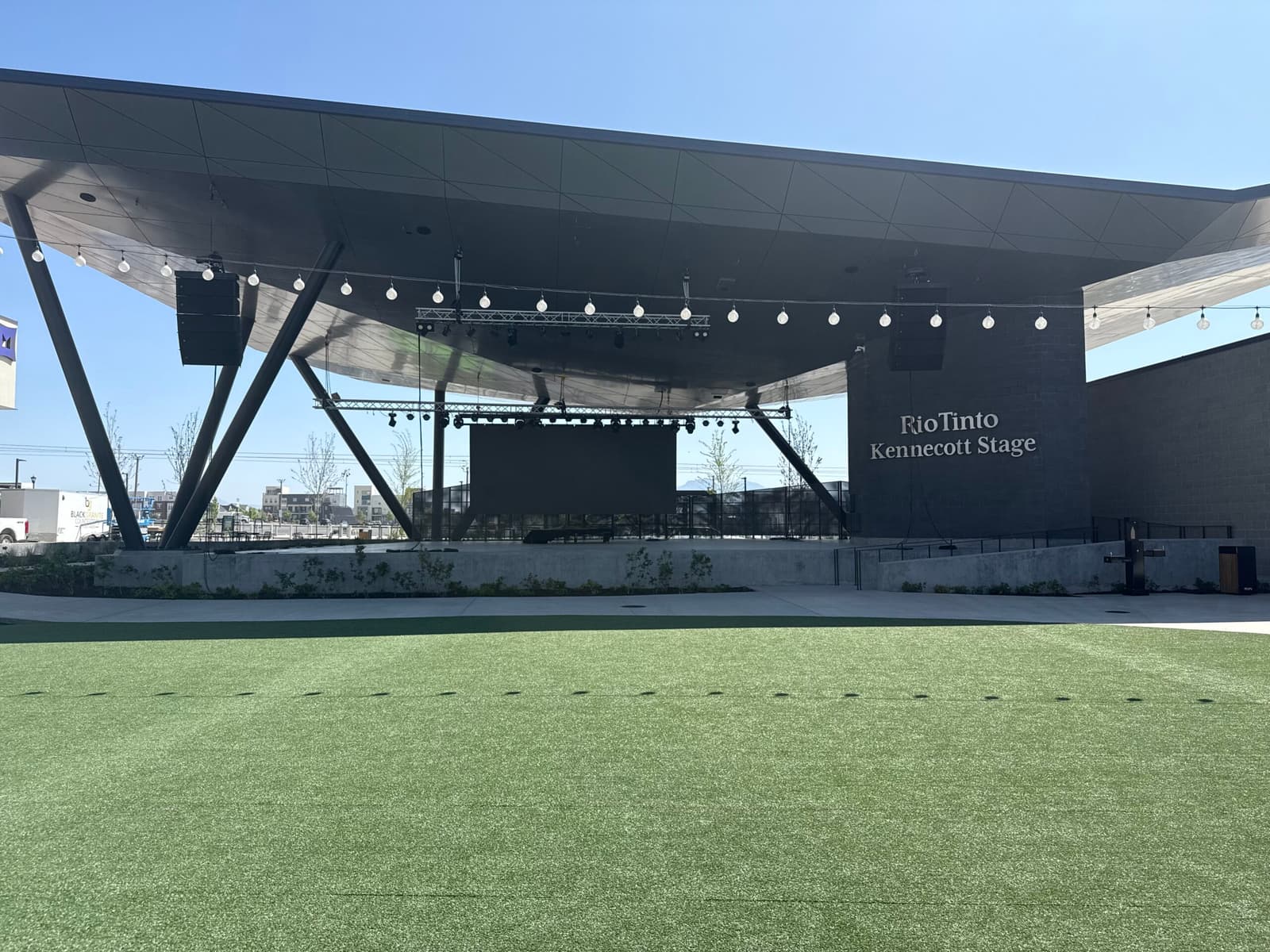 Entertainment | Downtown Daybreak
